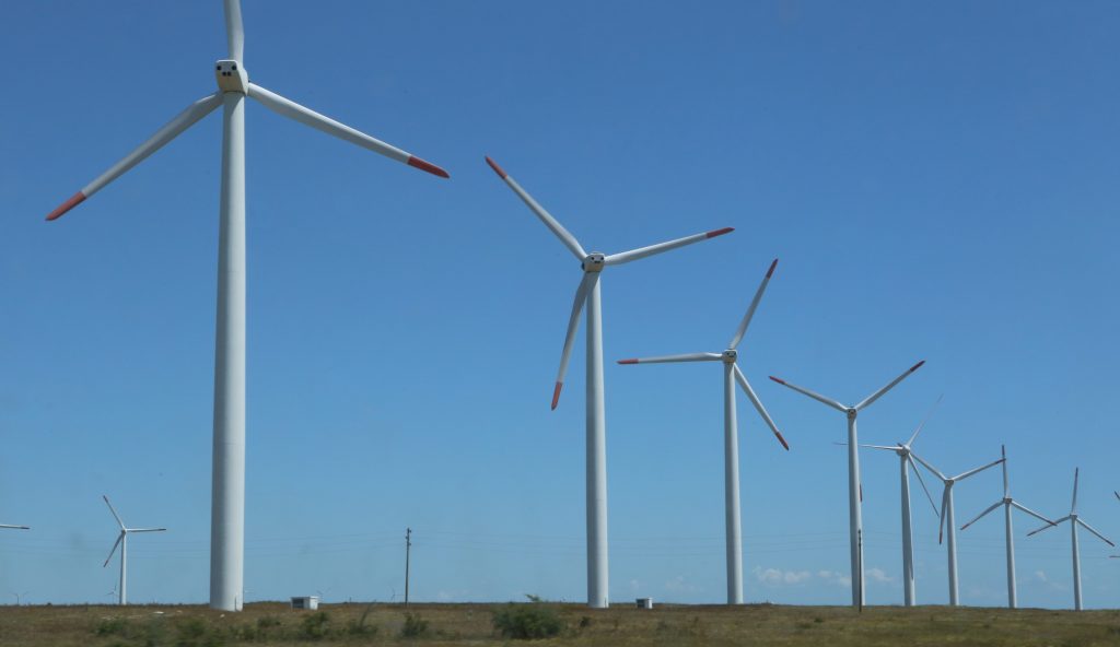 ЕП: Поне 35% от енергията да е добита от възобновяеми източници до 2030 г.